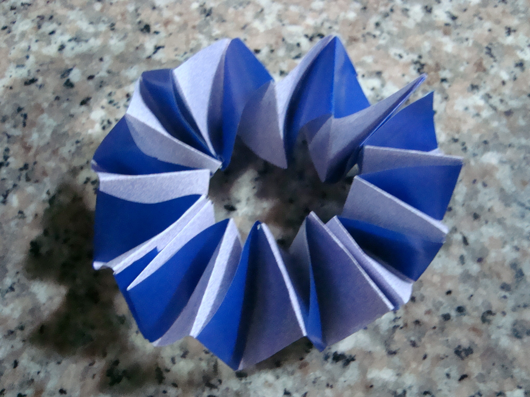 How To Make A Two Tone Paper Bracelet Kids Crafts Activities Kids 